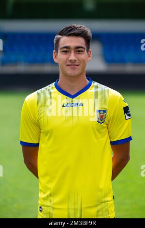 Beveren Tyler Wolff poses for photographer at the 2022-2023 photoshoot ...