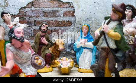 Christmas nativity scene. Sacred figures in an Italian Presepe Stock ...