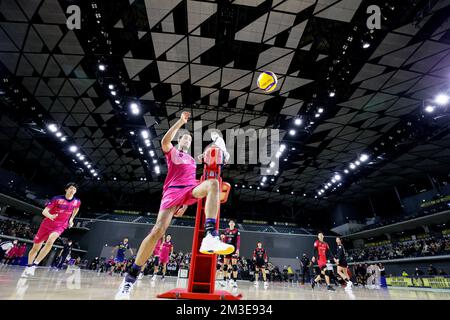 (L-R) Suntory Sunbirds team group, Tokyo Great Bears team group ...