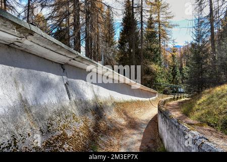 Cortina d’Ampezzo, Bobbahn, Start, Anlauf, Rampe, Steil, Geländer ...