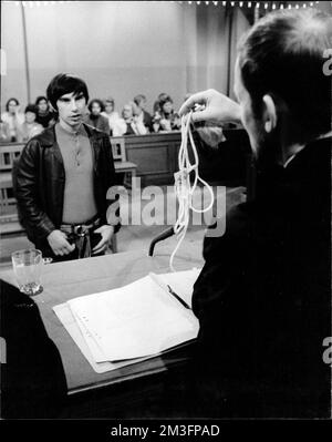 Das Fernsehgericht tagt "Erpressung" - Der Angeklagte Hans Werner Blume ...