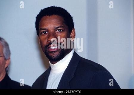 DENZEL WASHINGTON, FALLEN, 1998 Stock Photo - Alamy