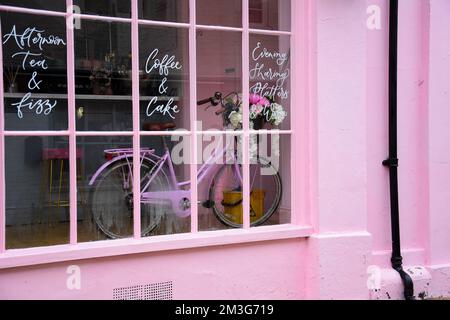 Pink shopfront in Winchester Stock Photo - Alamy