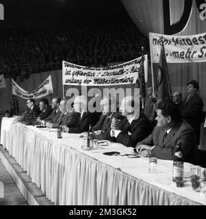 Trade union activities in the years 1965 to 1971 on the subject of co ...