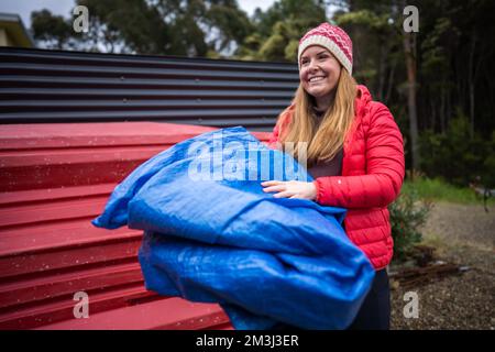 sleeping under a tarp. hiking and camping with a blue tarp in america ...