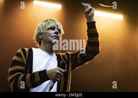 LONDON, ENGLAND: Tim Burgess, singer of the band The Charlatans ...