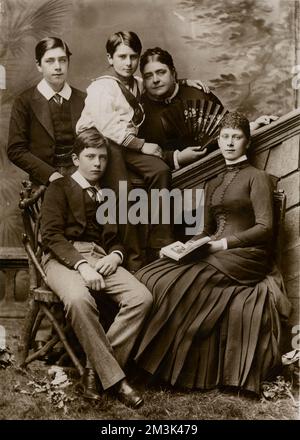 Princess May of Teck, Duchess of York (later Queen Mary) and Prince ...