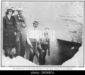 Howard Carter Lord Carnarvon and Lady Evelyn Herbert at Tutankhamen's ...