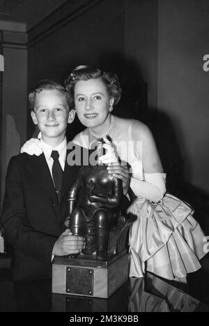 OLIVER TWIST, John Howard Davies, 1948 Stock Photo - Alamy