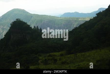 Pitawala Pathana , Riverston. View point rock Stock Photo - Alamy