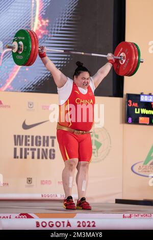 Bogota, Colombia. 15th Dec, 2022. Li Wenwen (C) of China poses for ...