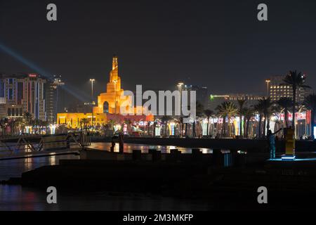 Night view of Doha corniche Stock Photo - Alamy