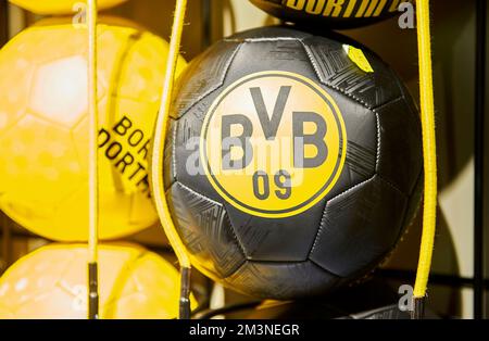 Visiting FC Borussia Dortmund fan shop Stock Photo - Alamy