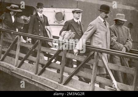 Doctor Crippen murder case Dr Crippen with his wife Belle Ellmore and ...