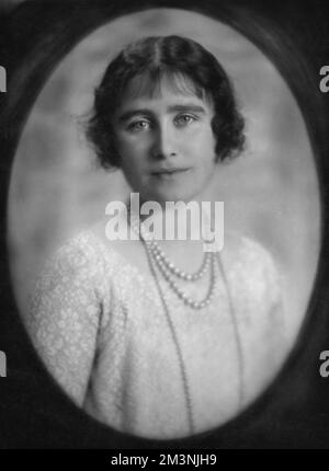Lady Elizabeth Bowes-Lyon, Duchess of York Stock Photo - Alamy