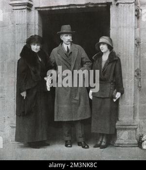 Lady Elizabeth Bowes-Lyon and the Countess of Strathmore, Glamis Castle ...