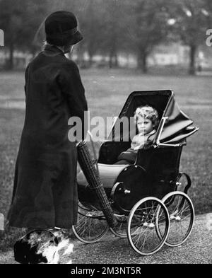 Princess Elizabeth of York in her pram Stock Photo - Alamy