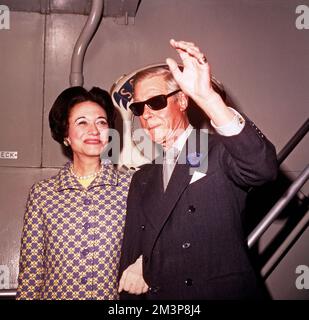 King Edward VIII and Wallis Simpson. Wallis, Duchess of Windsor (born ...