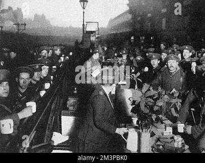 Staff of the Soldiers' Free Buffet at Charing Cross, WW1 Stock Photo ...
