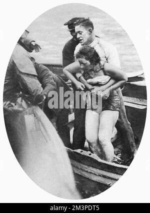 Mercedes Gleitze hauled from water on Gibraltar swim Stock Photo - Alamy