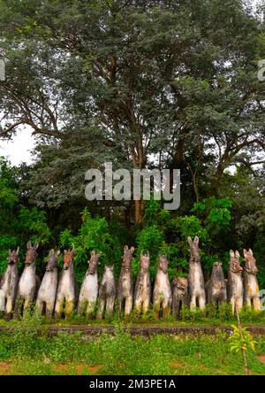 Terracotta Horses gifts to the god Aiyanar, Tamil Nadu, Pallathur ...