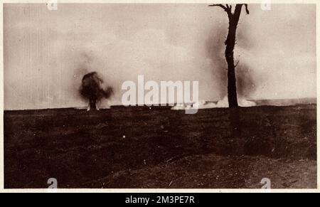 WW1 - Gas attacks near Canadian lines, October 1916 Stock Photo - Alamy