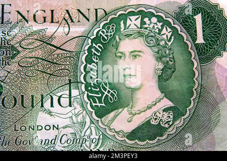 Green Bank of England 1 one pound note sterling British English UK with ...