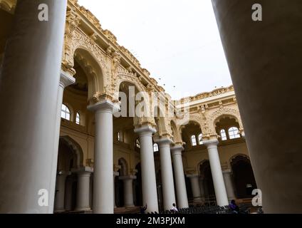 Pillared hall of Thirumalai Nayakar Palace, Tamil Nadu, Madurai, India ...