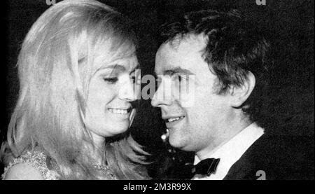 Dudley Moore Suzy Kendall Stock Photo - Alamy