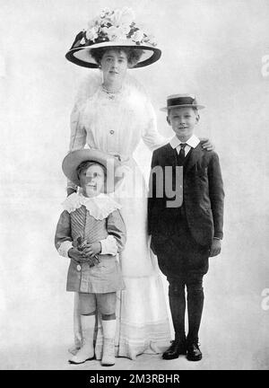 Daisy, Princess Henry of Pless (1873 - 1943), formerly Mary Theresa ...