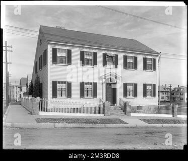 Salem, 2 Cedar Street, George A. Morrill house, interior, front entry ...