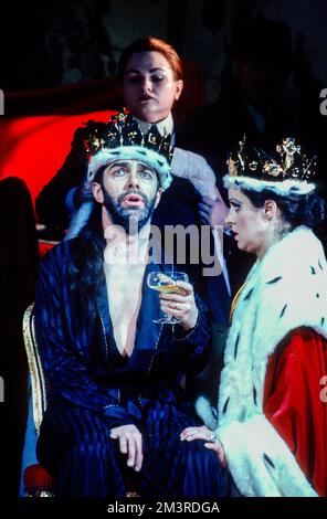 Jonathan Summers (Macbeth) in MACBETH at English National Opera (ENO ...