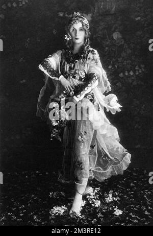 Hazel, Lady Lavery, wife of painter Sir John Lavery pictured as 'the ...
