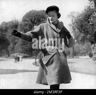 French Fashion Models 1950s Stock Photo - Alamy