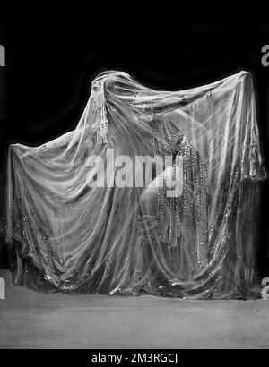 Ida Rubinstein as Cleopatra in the ballet Antoine et Cléopâtre by ...