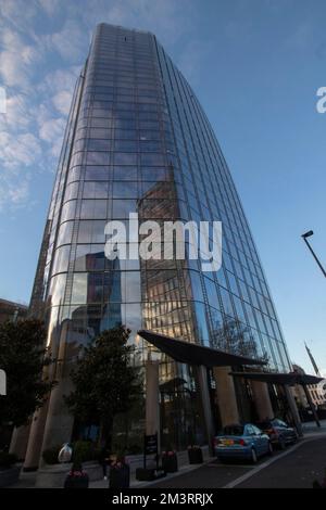 One Blackfriars, 1-16 Blackfriars Rd, London SE1 9GD UK Stock Photo - Alamy