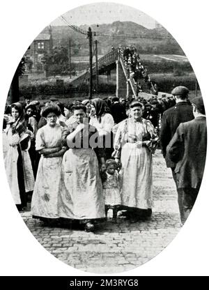 Cadeby colliery pit explosion disaster rescue party 1912 Stock Photo ...