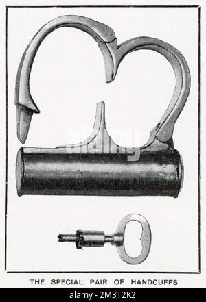 Houdini & Daily MIrror Challenge - handcuffs 1904 Stock Photo - Alamy