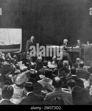 Cosmo Duff Gordon at Titanic inquiry Stock Photo - Alamy