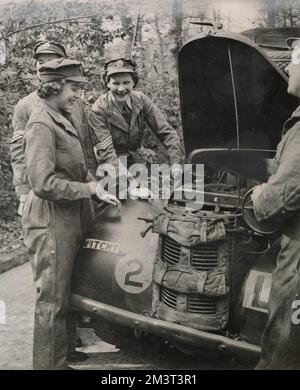 WW2 An Auxiliary Territorial Service (ATS) Female Woman Food ...