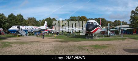 A Hunting Cargo Airlines Vickers Vanguard 953C on display at the ...