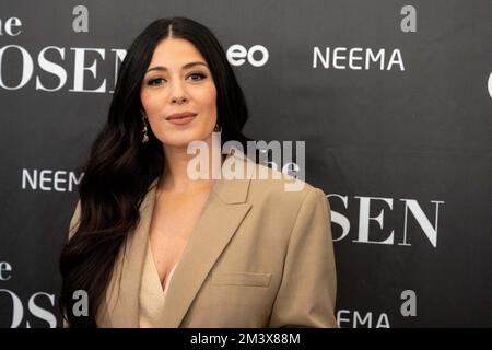 Elizabeth Tabish at the premiere of The Chosen at the Eye Filmmuseum in ...