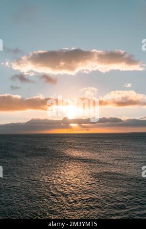 Hawaiian cliff sunset Stock Photo - Alamy