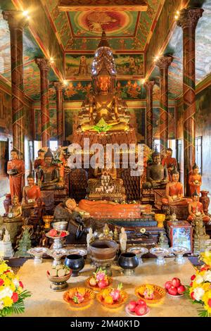 Phnom Penh, Cambodia - November 30, 2022: People walking in the evening ...