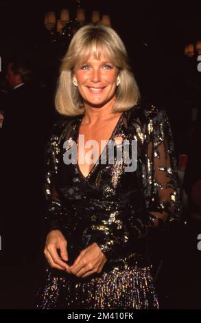 Linda Evans May 1988 Credit: Ralph Dominguez/MediaPunch Stock Photo - Alamy