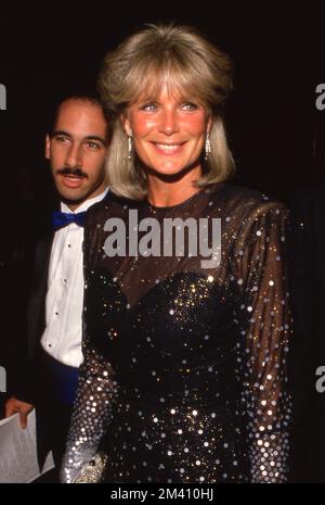 Linda Evans February 1988. Credit: Ralph Dominguez/MediaPunch Stock ...