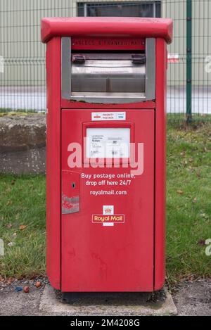 Red Parcel Postbox drop off box, Porte Marsh Industrial Estate, Calne ...