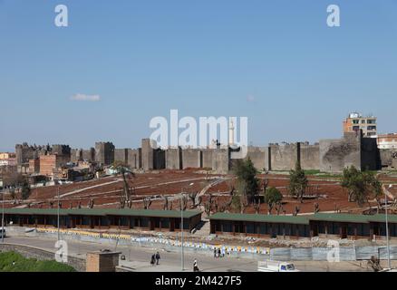 Old basalt city walls above the Tigris river, Diyarbakir, South East ...