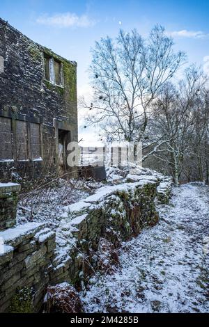 ruined cottages near hade edge Stock Photo - Alamy