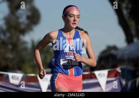 Sadie Engelhardt of Ventura High places eighth in women's 1,500m heat ...